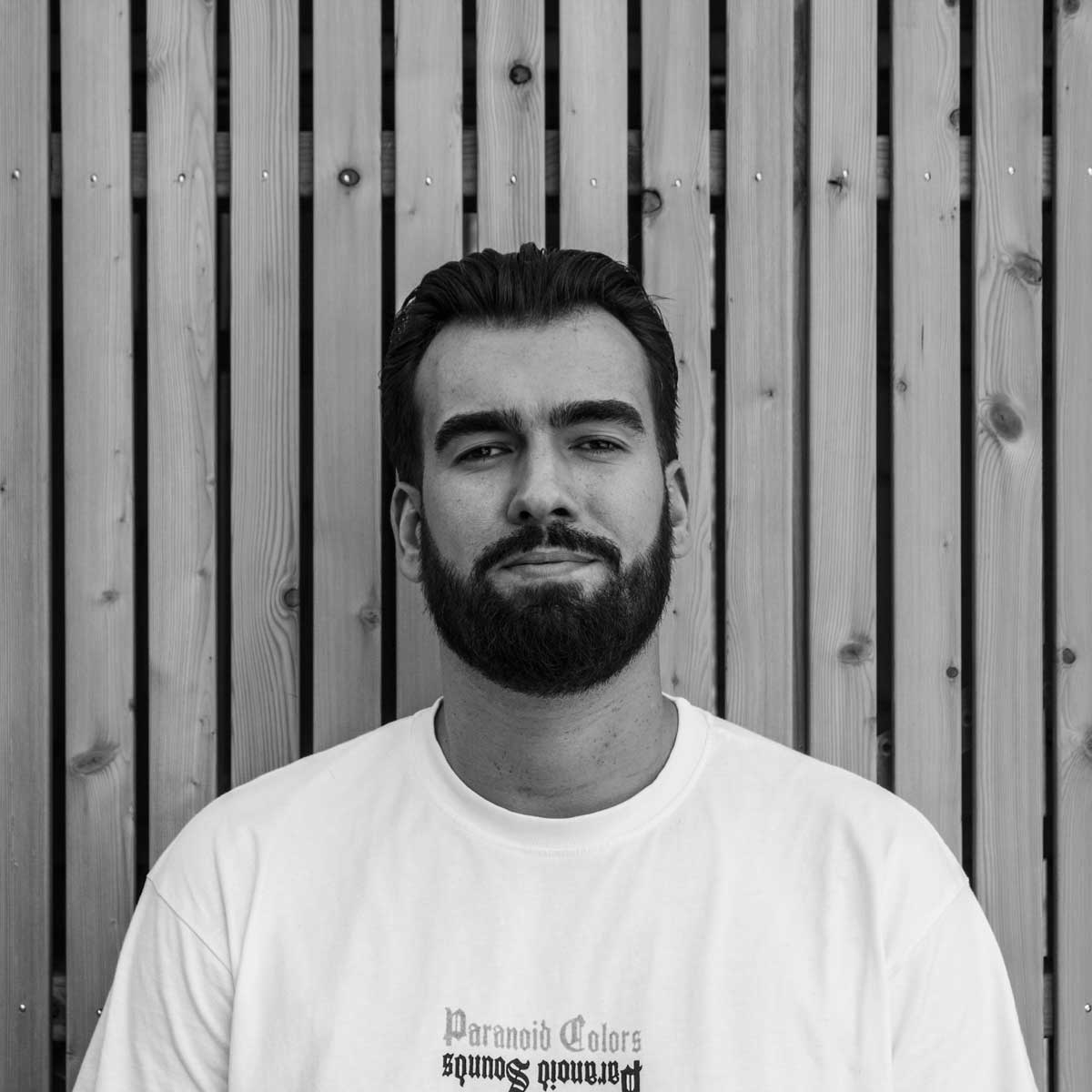 Barber & Frisør i Aarhus | Bluecat Studio (Grisk Barber)